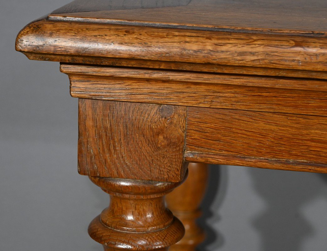 Vintage Drapery Table in Oak, 1920 for sale at Pamono