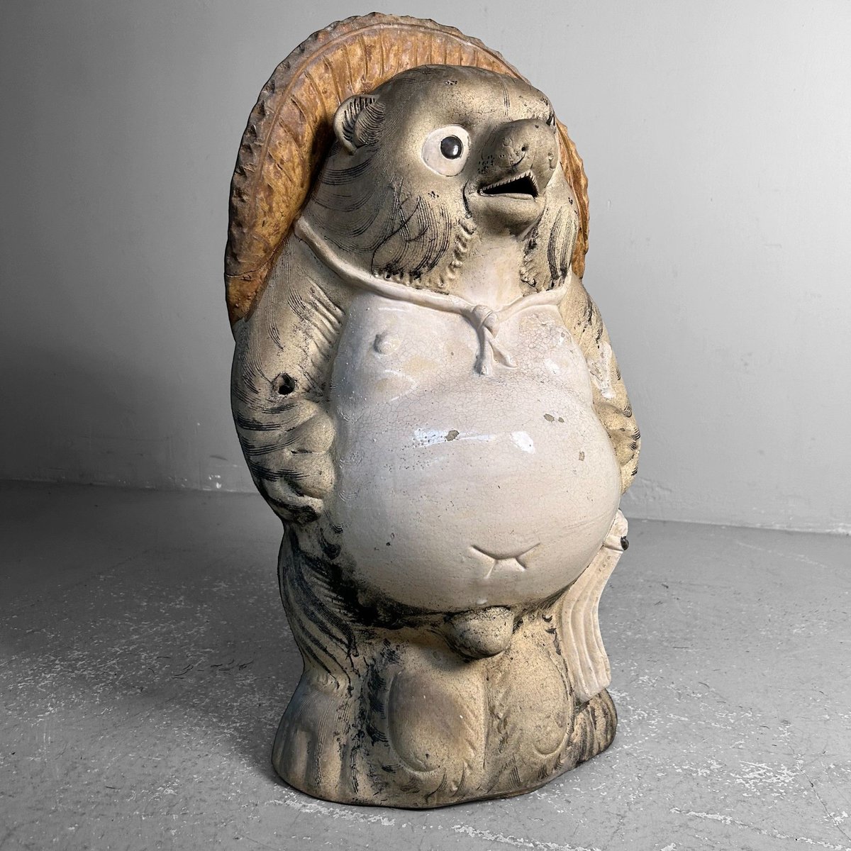 Große Shōwa Era Tanuki Statue aus Shigaraki Keramik, Japan, 1960er bei ...
