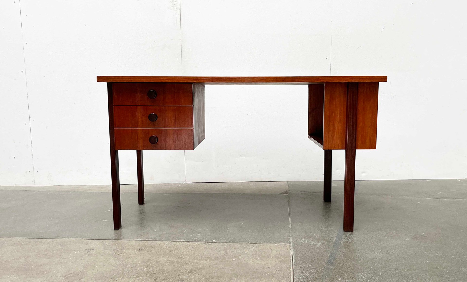 Mid-Century Modern Teak Desk from Asko Finland, 1960s for sale at Pamono