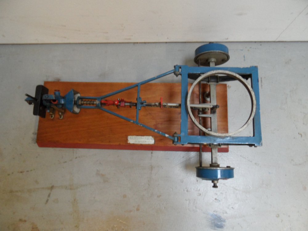 Vintage School Scale Model Bodywork, 1960s for sale at Pamono