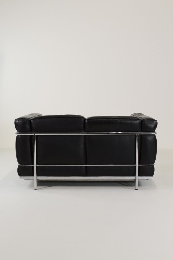 Lc2 Sofa von Perriand & Le Corbusier für Cassina bei Pamono kaufen