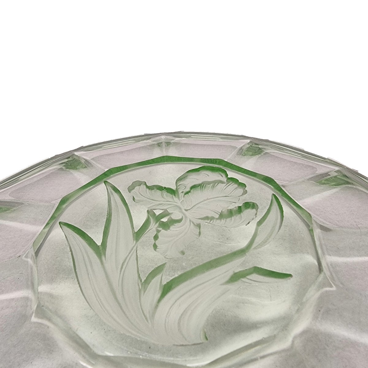 Art Deco Uranium Dish with Iris, 1930s for sale at Pamono