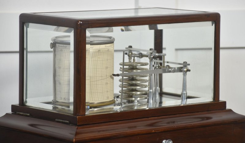 Barografo con cassa in mogano, metà XIX secolo in vendita su Pamono