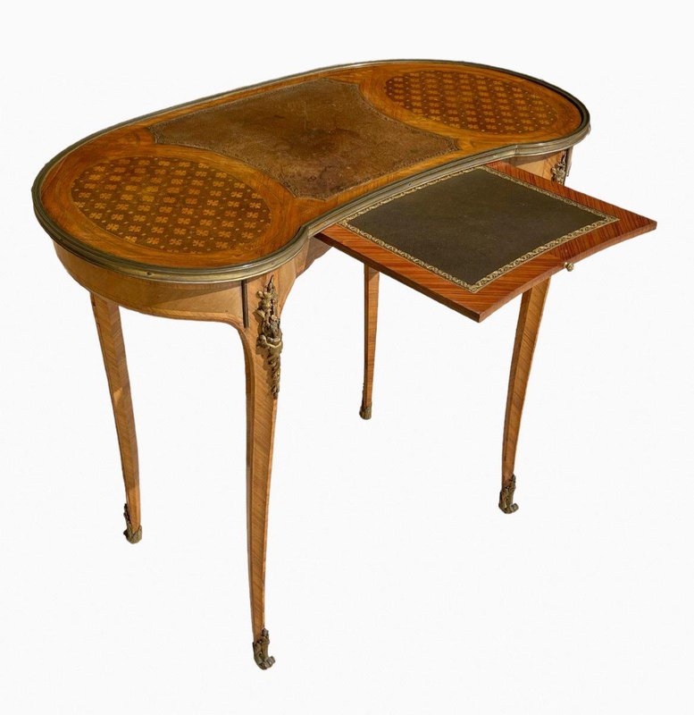 Louis XV Desk in Marquetry and Bronze for sale at Pamono