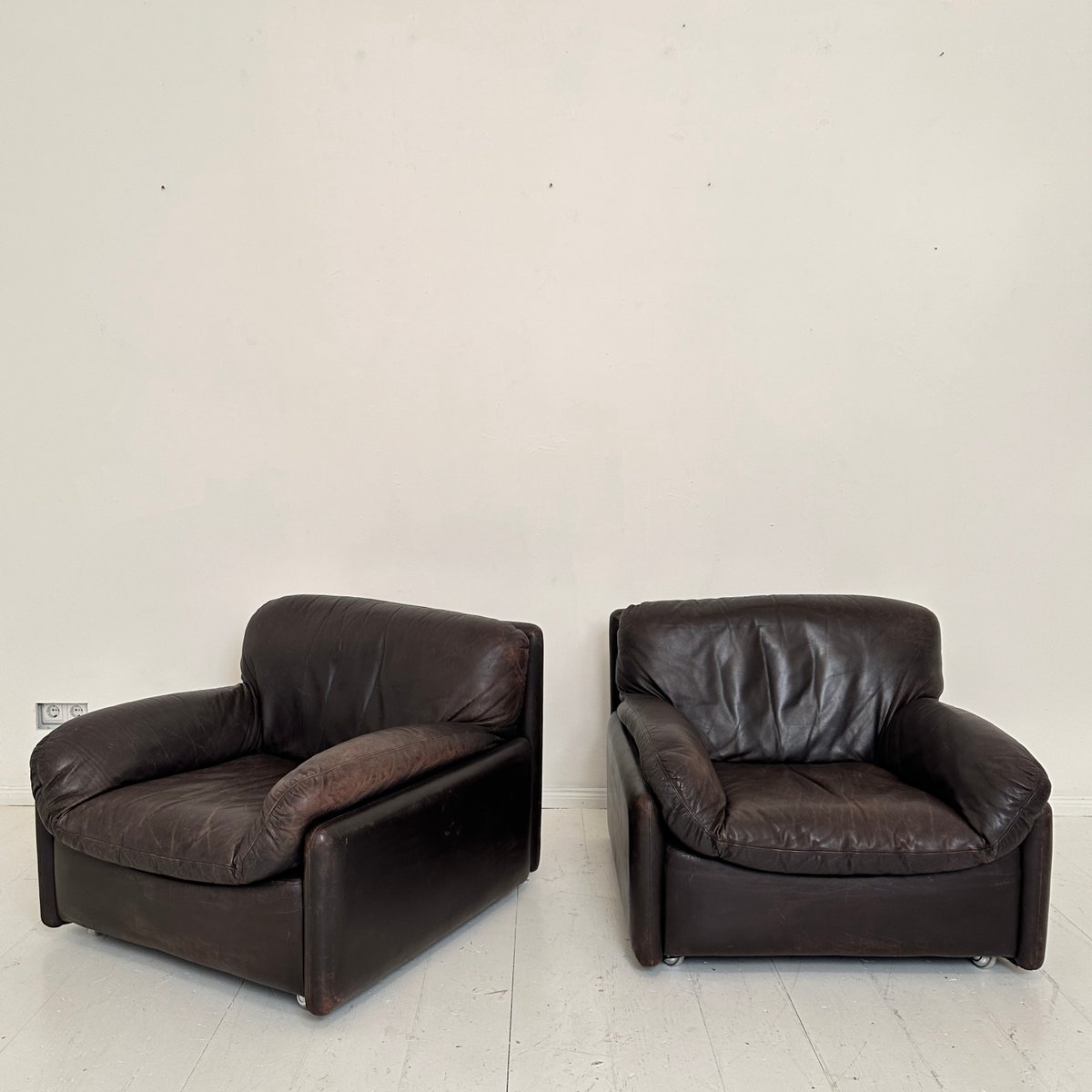 Set of Mid-Century Modern Italian Club Chairs in Brown Leather, 1970 ...