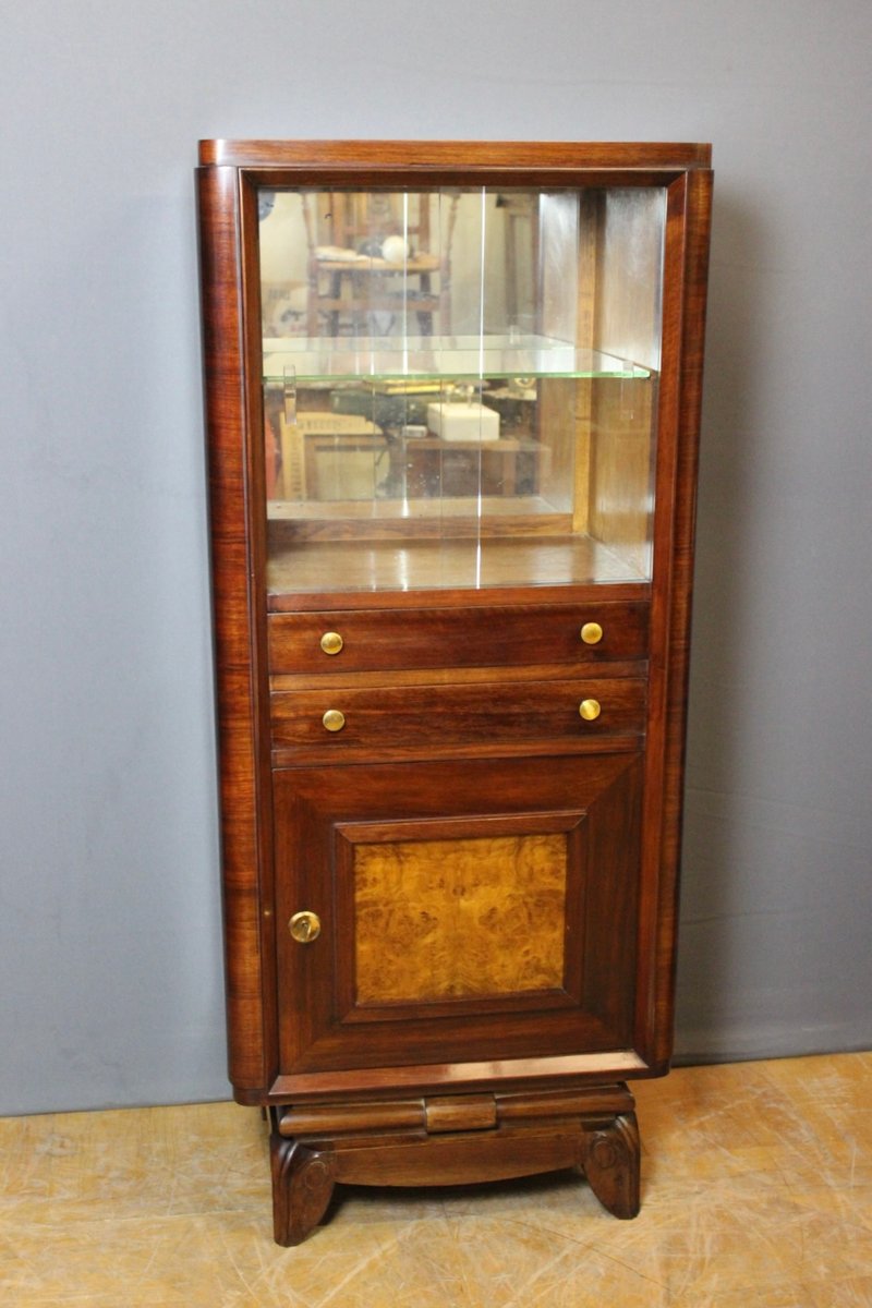 Art Deco Walnut Showcase, 1940s for sale at Pamono