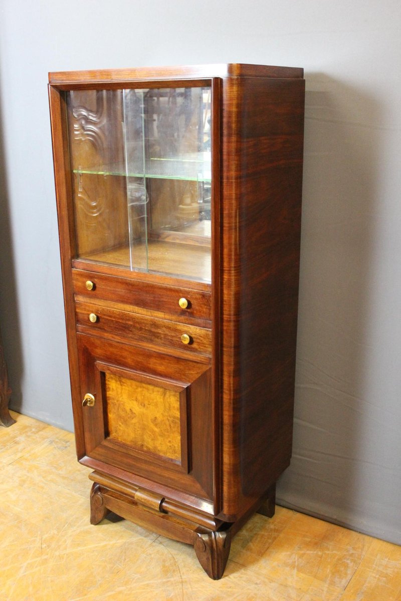 Art Deco Walnut Showcase, 1940s for sale at Pamono