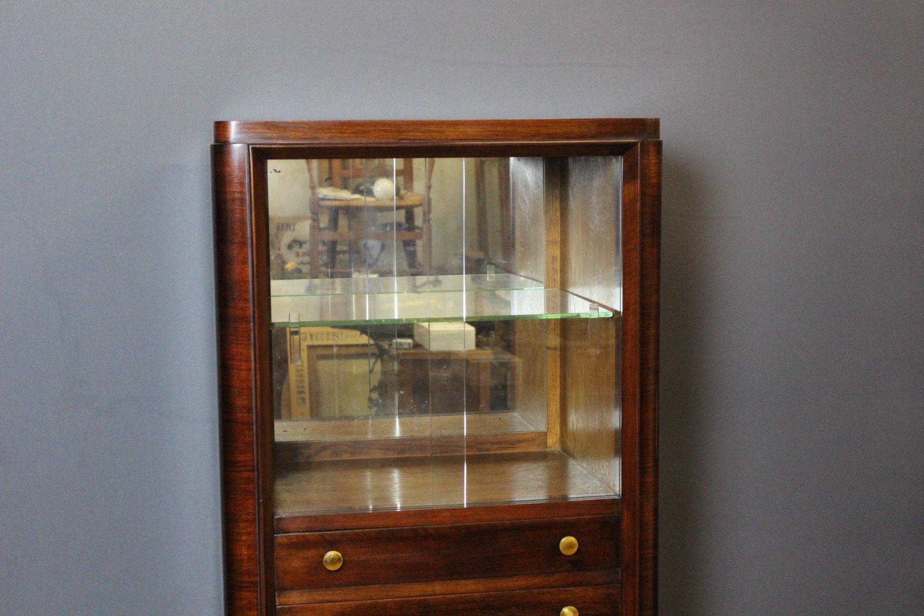 Art Deco Walnut Showcase, 1940s for sale at Pamono