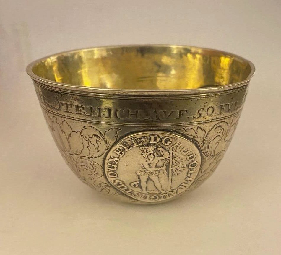 Small 17th Century Silver Bowl for sale at Pamono