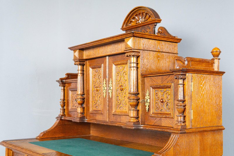 Vintage Wilhelminian Oak Desk for sale at Pamono