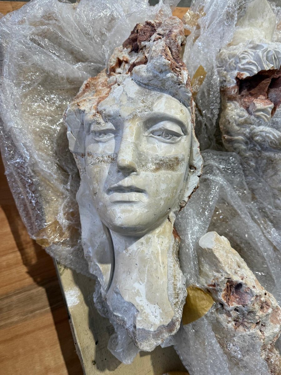 Healing Princess Head Sculpture, 20th Century, Calcite for sale at Pamono