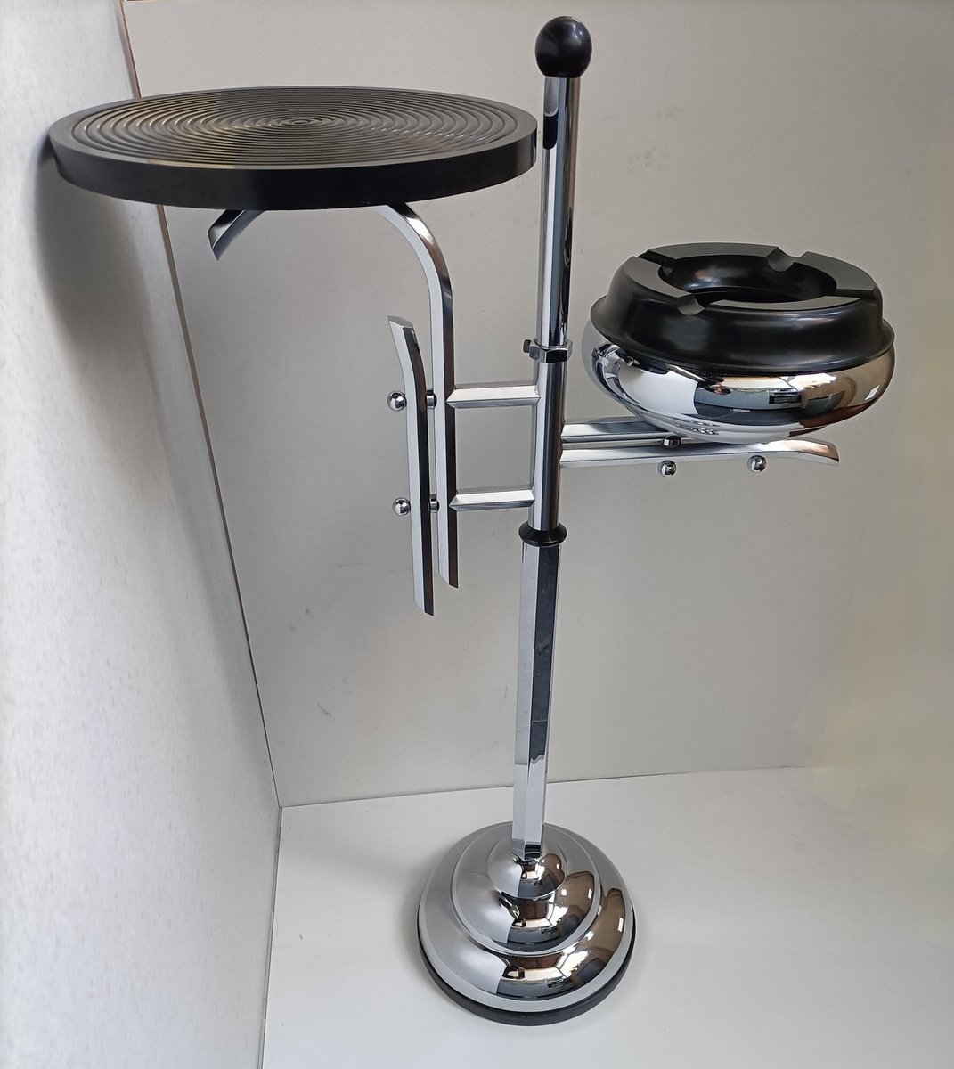 Art Deco Standing Ashtray Side Table in Chrome and Bakelite from ...