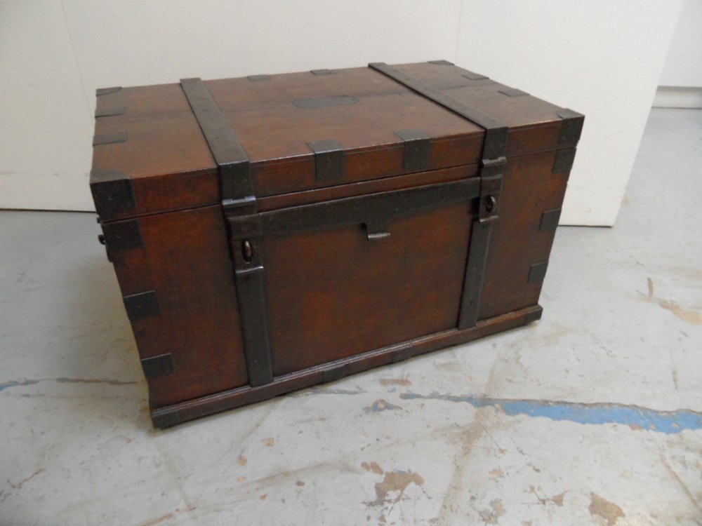 Antique Wooden Travel Chest for sale at Pamono