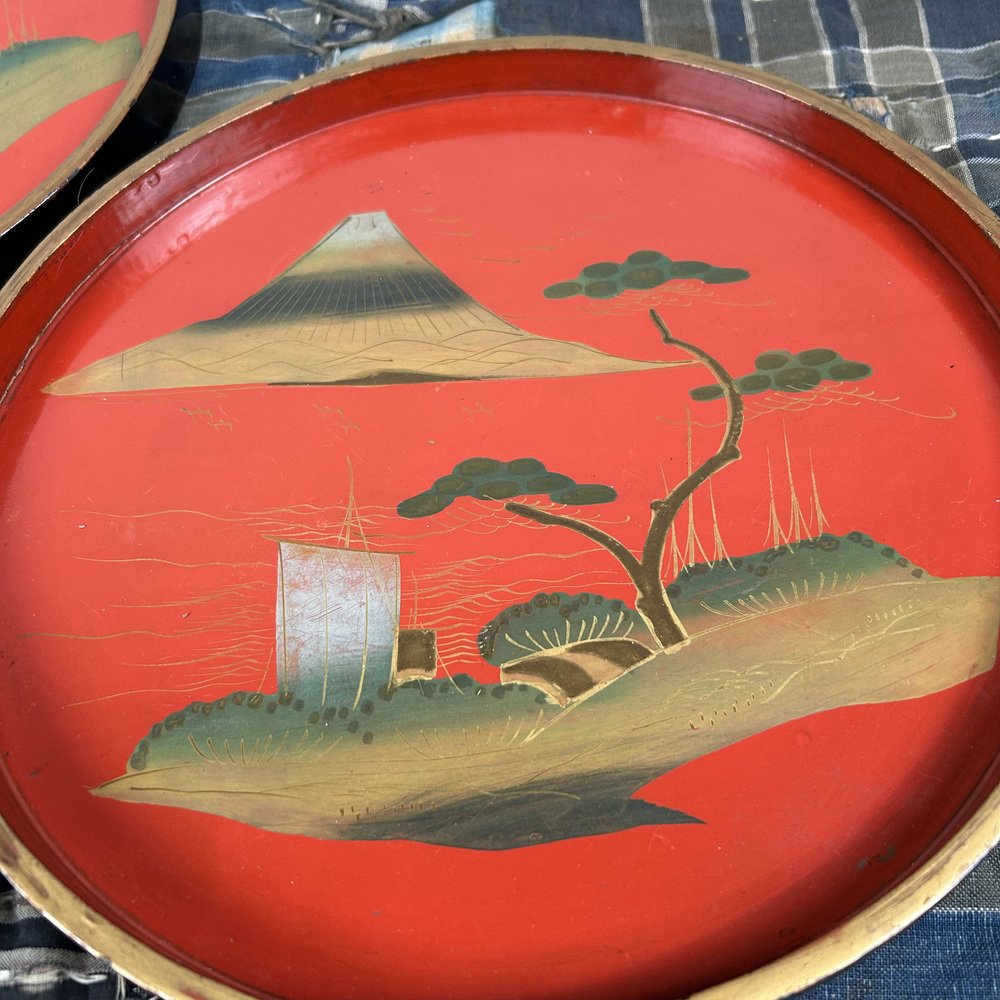 Round Wooden Urushi Lacquerware Trays, 1890s, Set of 2 for sale at Pamono