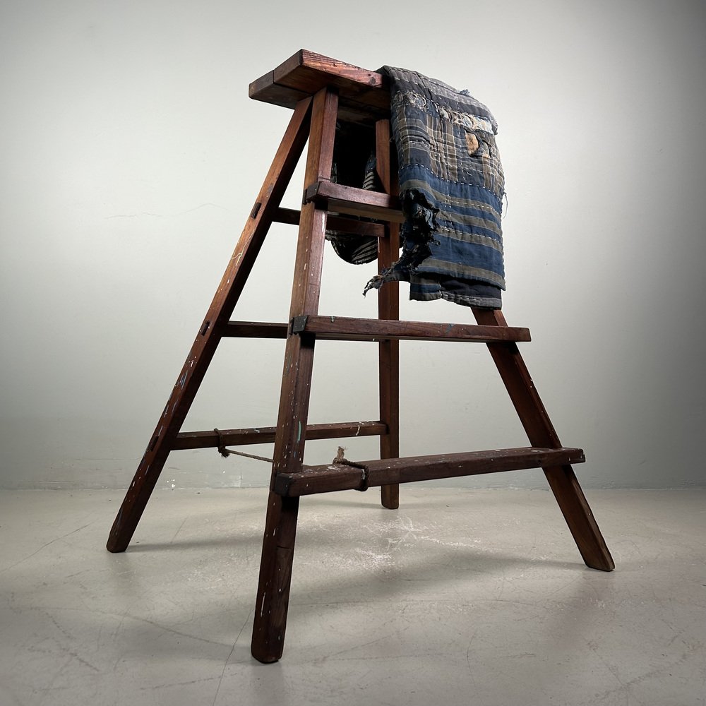 Japanese Minimalist Decorative Wooden Step Ladder, 1950s for sale at Pamono