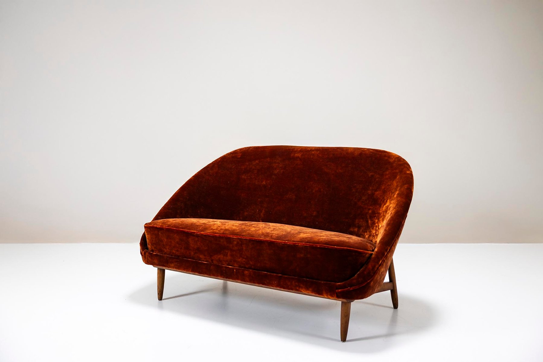 Model 115 Two-Seater Sofa in Velvet by Theo Ruth for Artifort, 1958 for ...