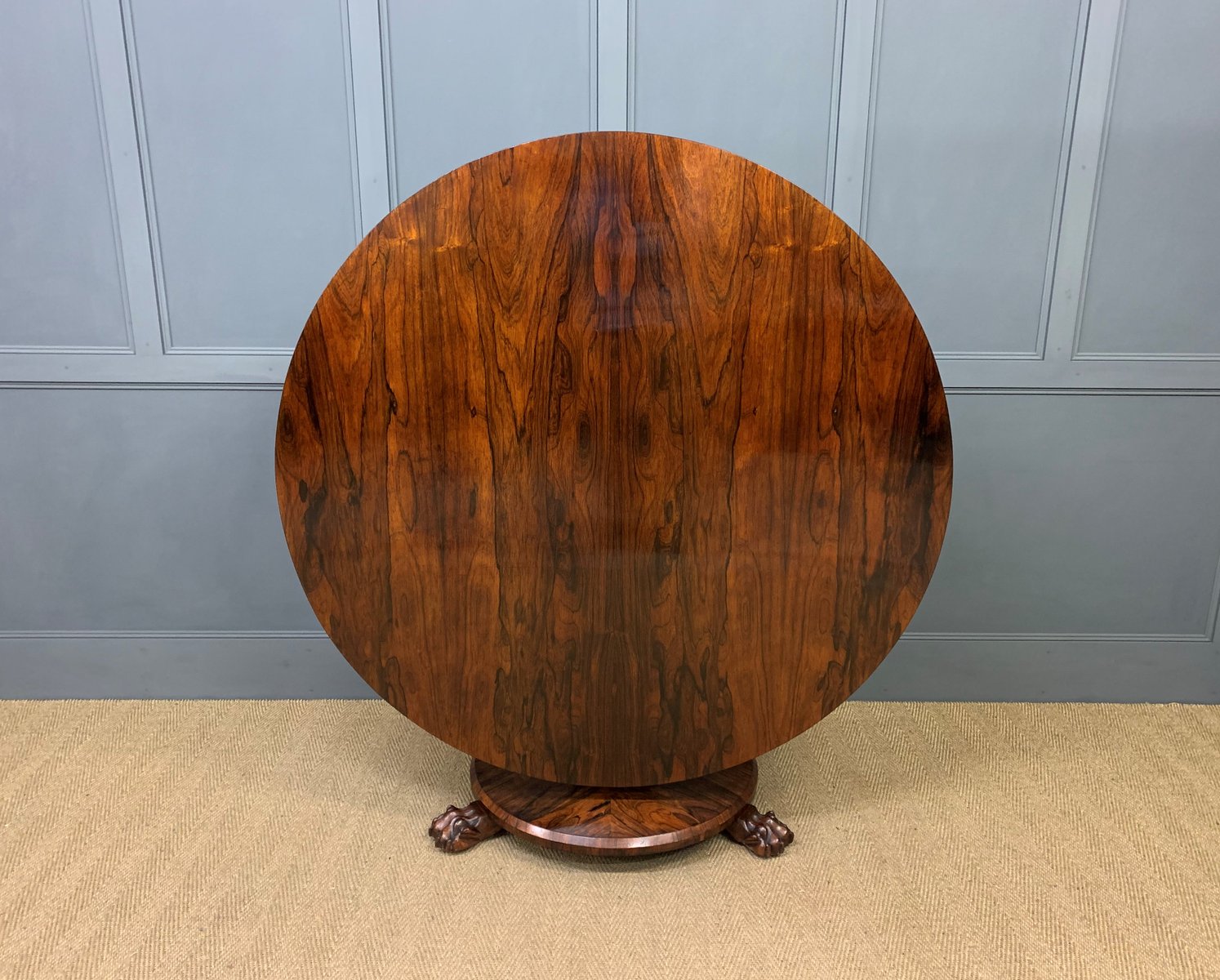 Early Victorian Rosewood Loo Table for sale at Pamono