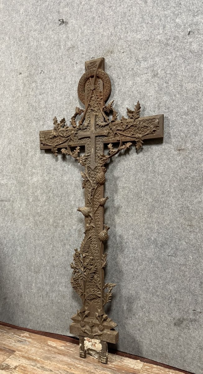 Art Nouveau Calvary Cross in Cast Iron for sale at Pamono