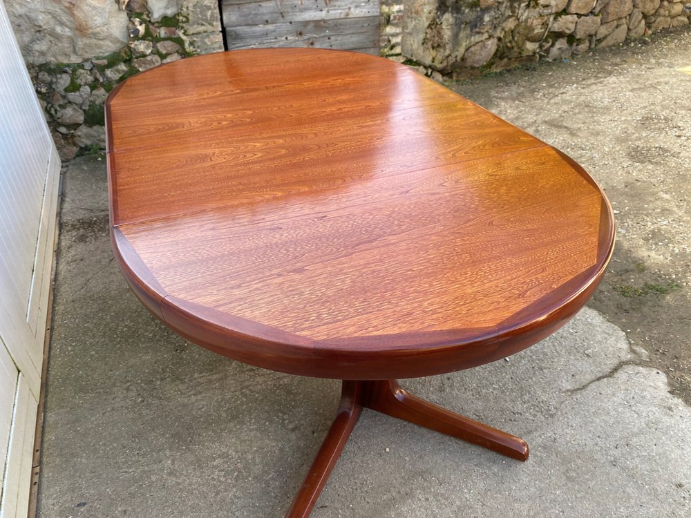 Scandinavian Extendable Round Table in Teak and Teak Veneer from Baumann, 1960s for sale at Pamono