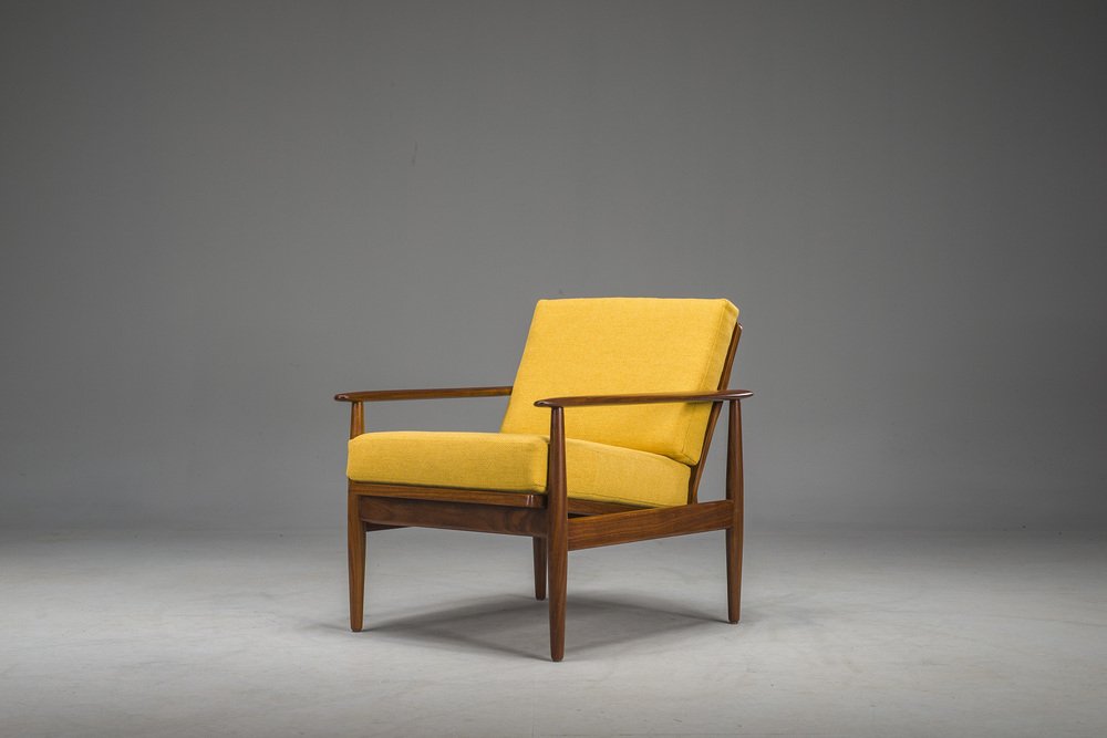 Mid-Century Modern Lounge Chair, 1960s for sale at Pamono