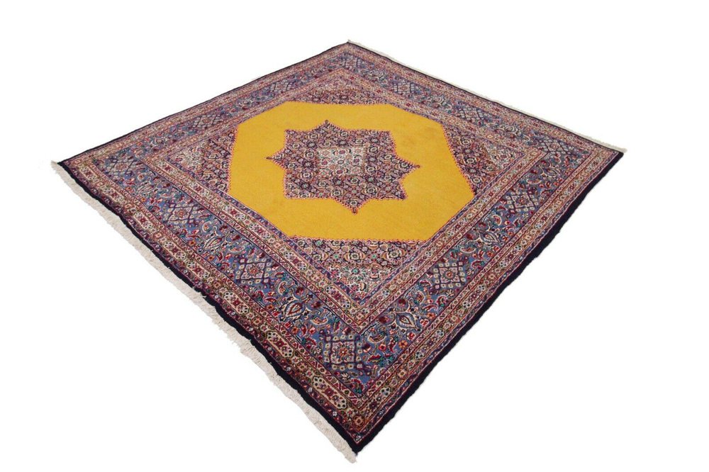 Vintage Middle Eastern Rug for sale at Pamono