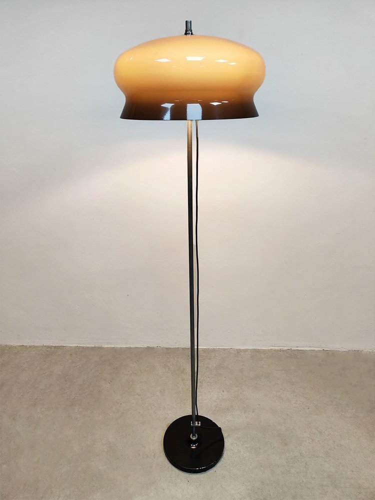 Dutch Mushroom Floor Lamp by Willem Hagoort, 1960s for sale at Pamono
