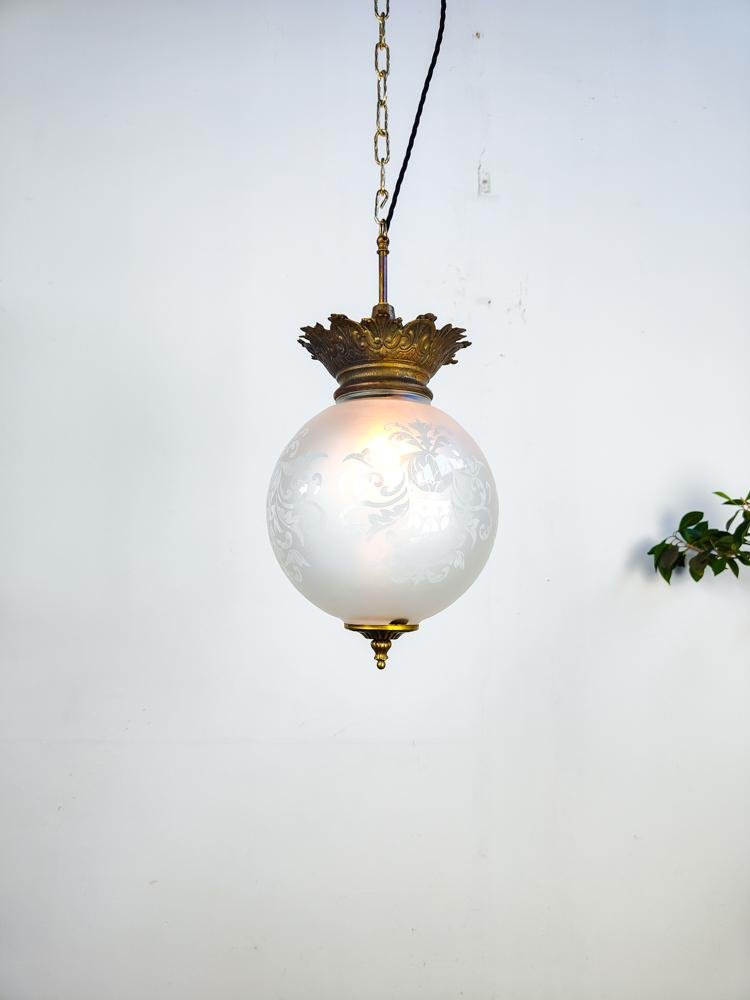 Vintage Glass Globe Lampnull