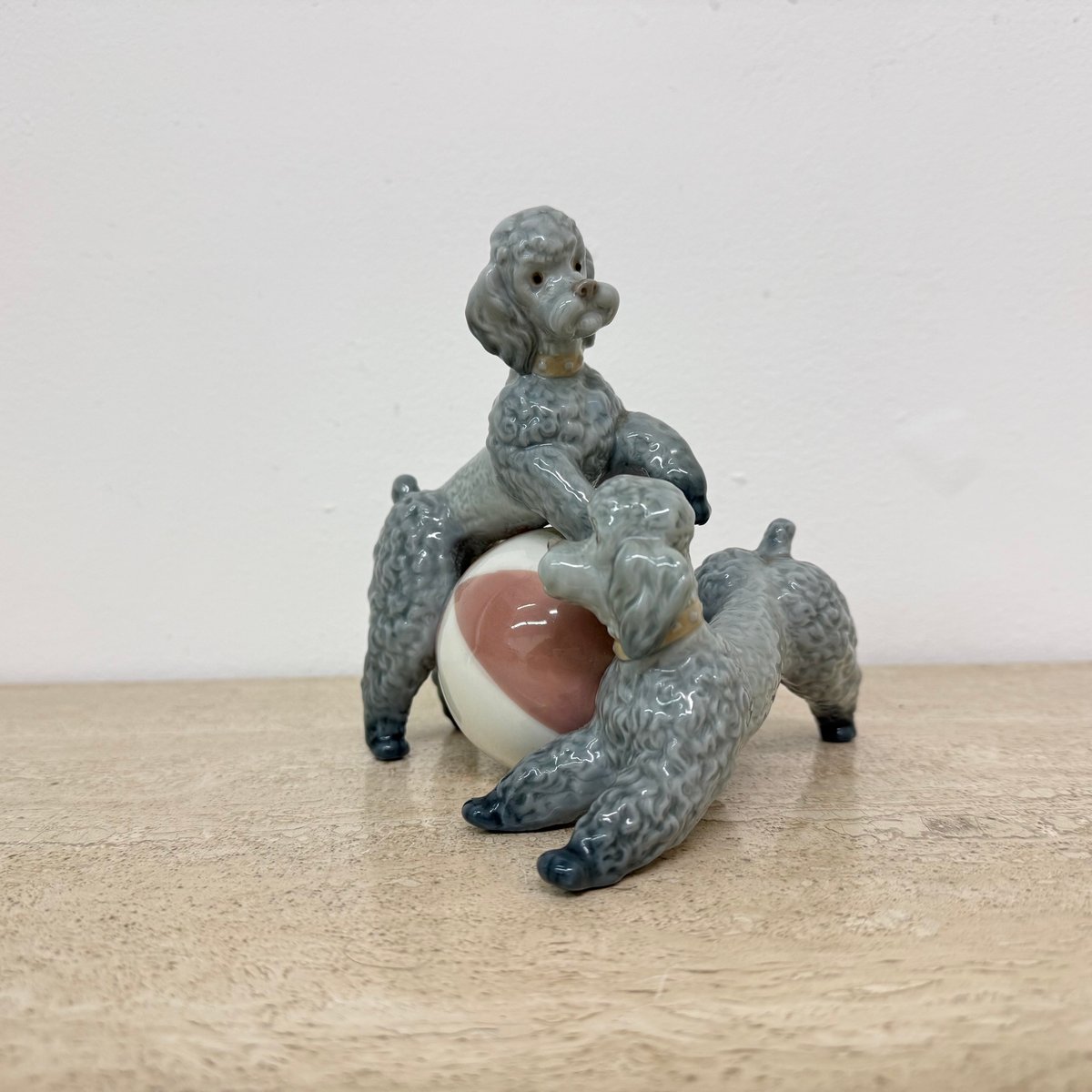 Spain Porcelain Poodle Sculpture, Spain, 1970s for sale at Pamono