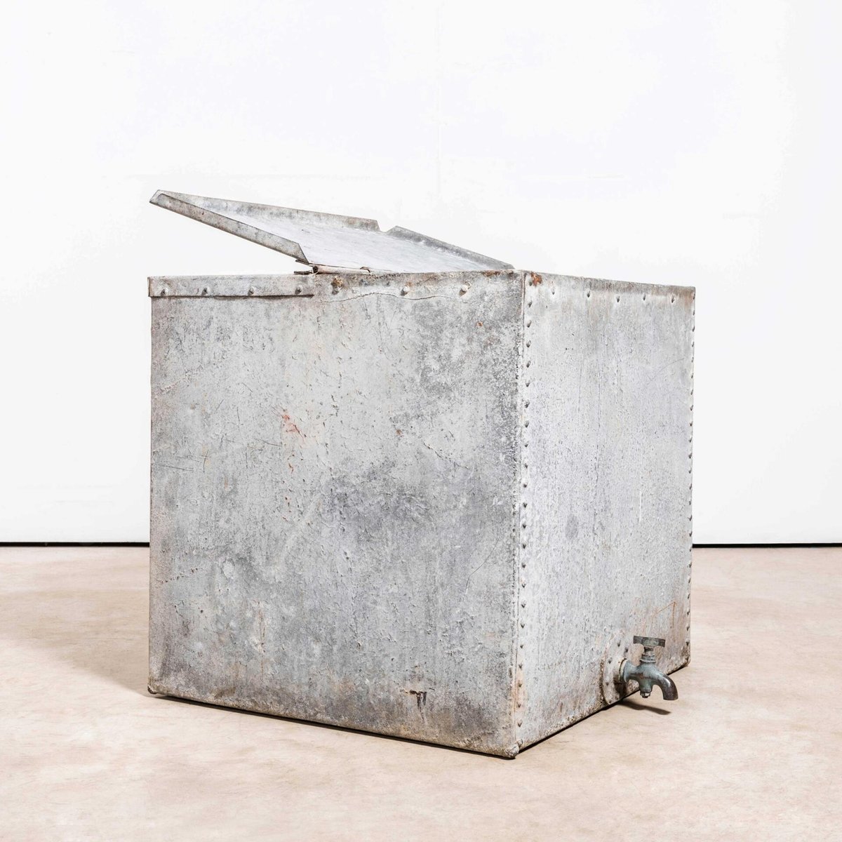 Belgian Water Storage Bin, 1960s for sale at Pamono