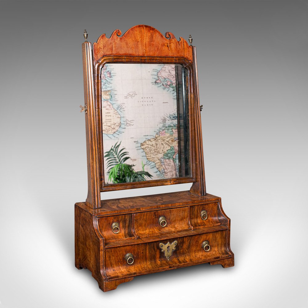 Antique Queen Anne Bureau Mirror in Walnut, 1740 for sale at Pamono