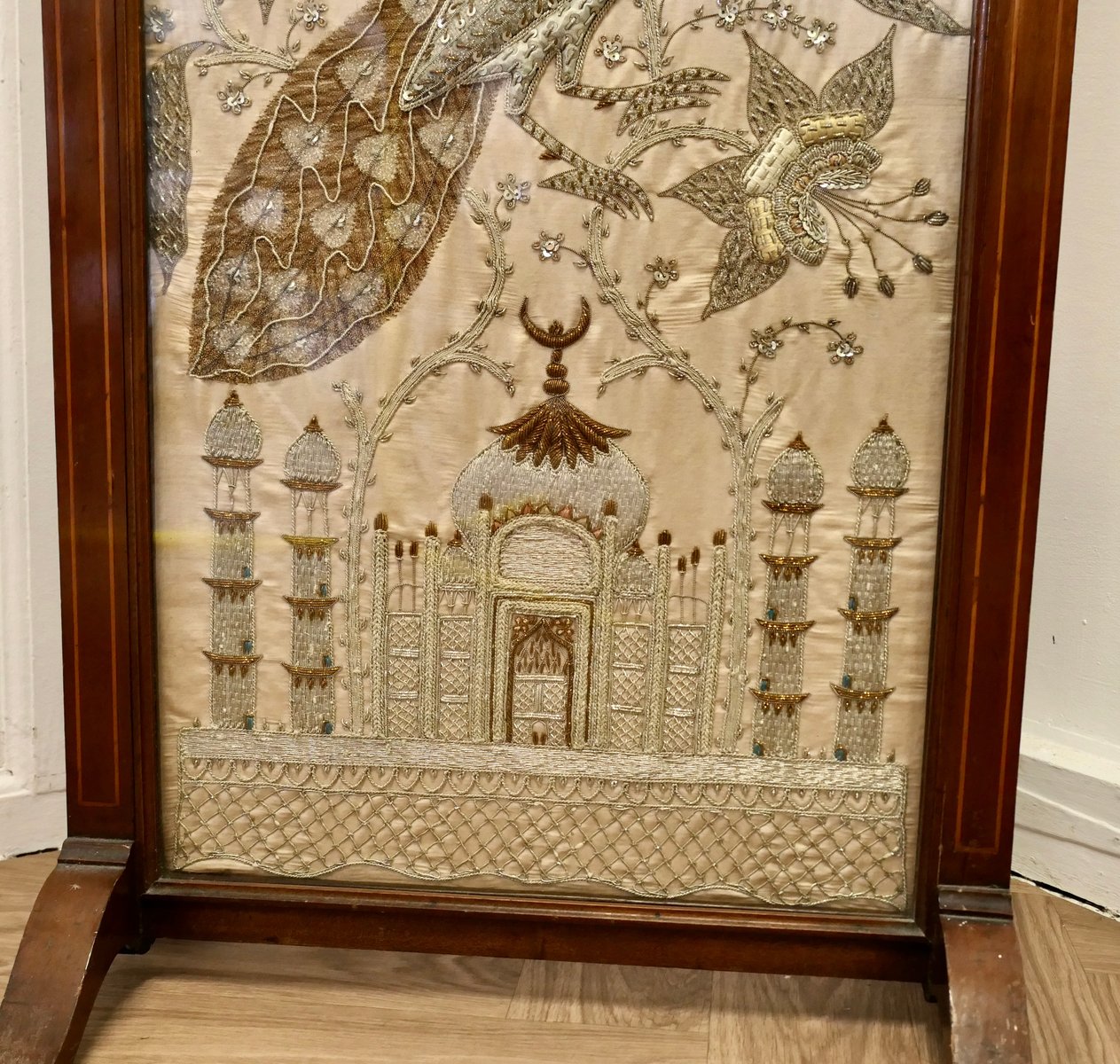 Indian Embroidered Silver and Gold Taj Mahal Screen for sale at Pamono
