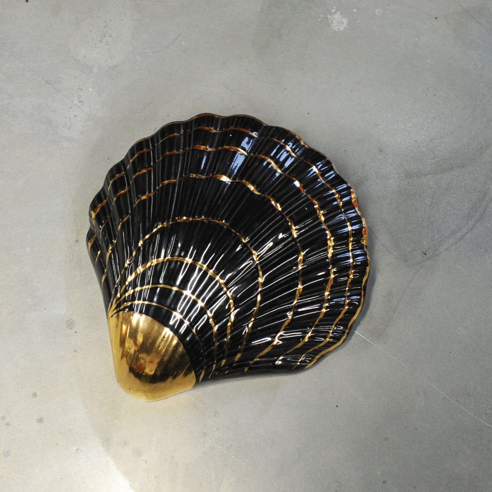 Vintage Gold and Black Ceramic Shell Wall Vase, 1950s for sale at Pamono