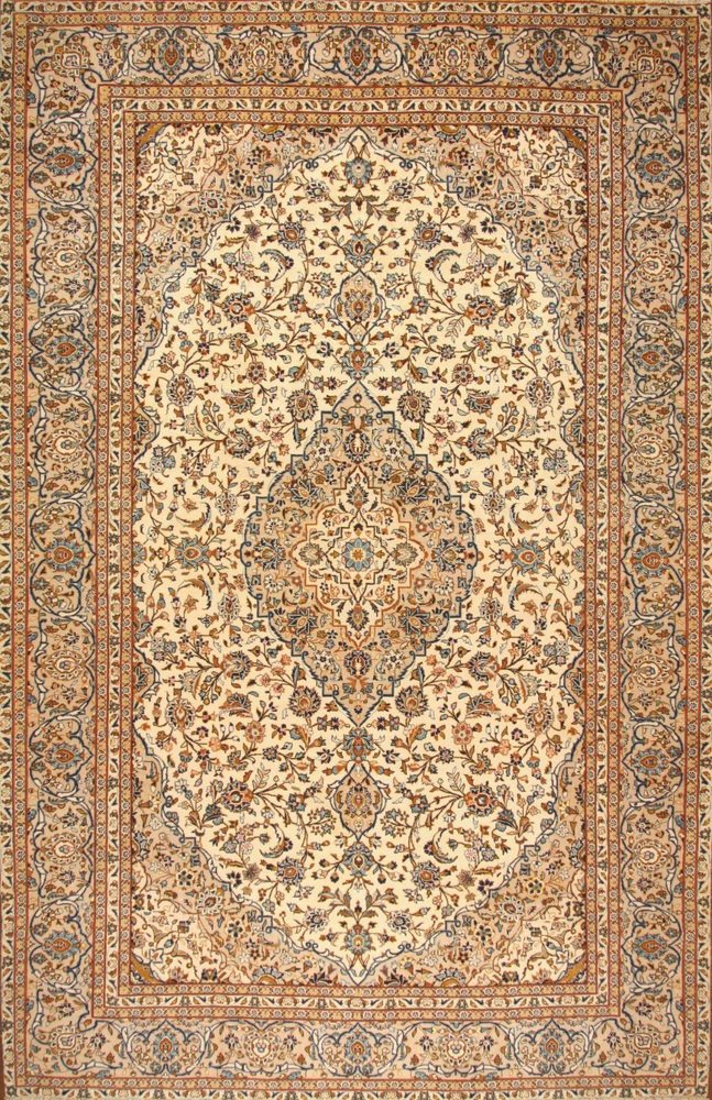 Middle Eastern Rug in Wool for sale at Pamono