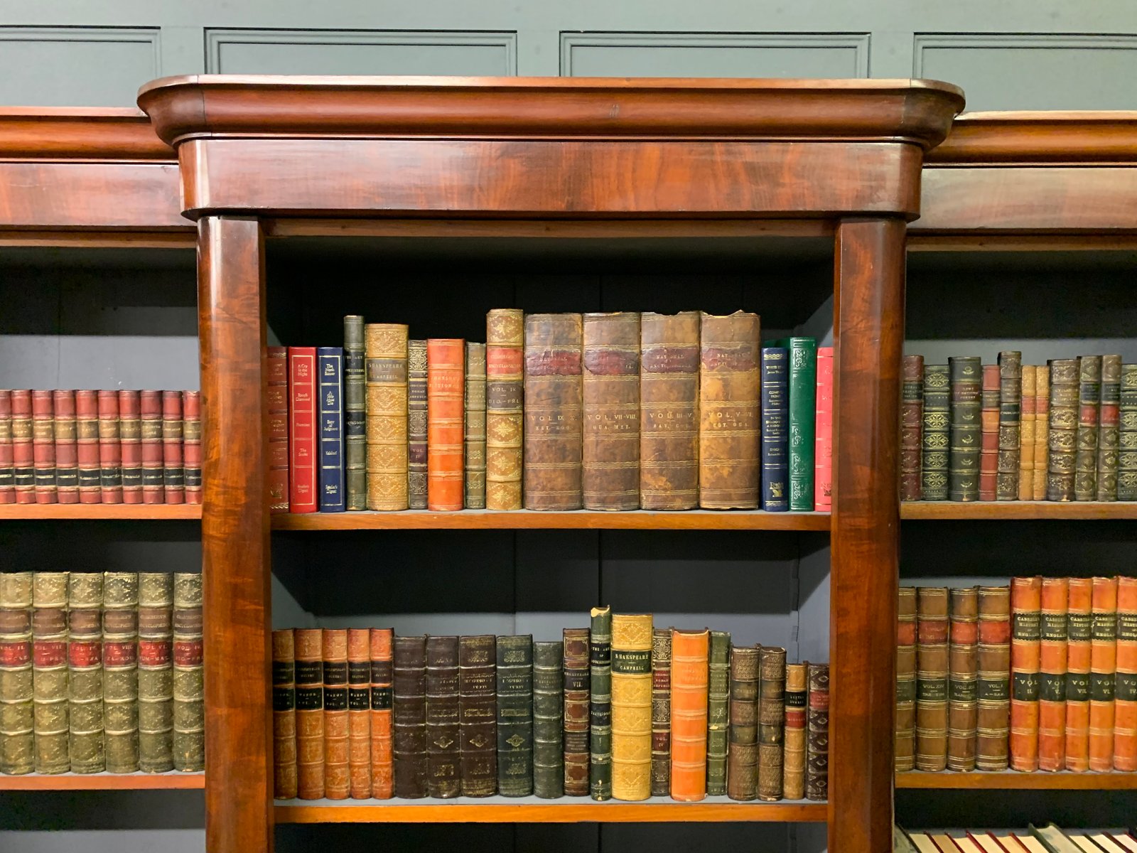Victorian Mahogany Break Front Open Bookcase for sale at Pamono