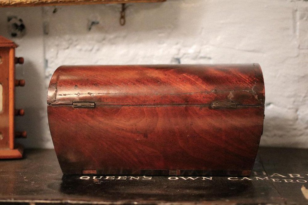 Antique Victorian Flame Mahogany Dome Top Tea Caddy for sale at Pamono