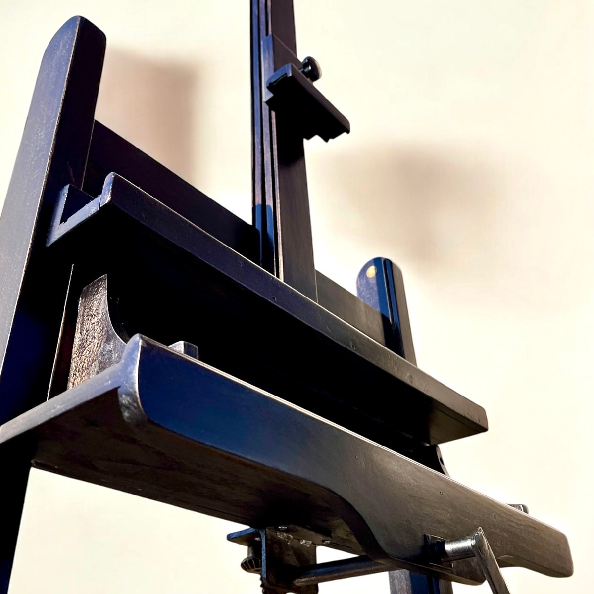 Extra Large Vintage Studio Easel in Oak, 1950s, Rollable Crank Spindle ...