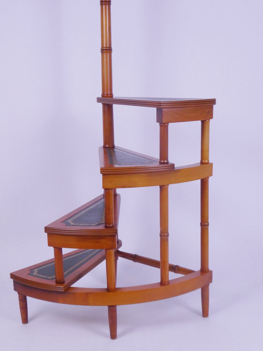 Victorian Style Wooden Steps for sale at Pamono