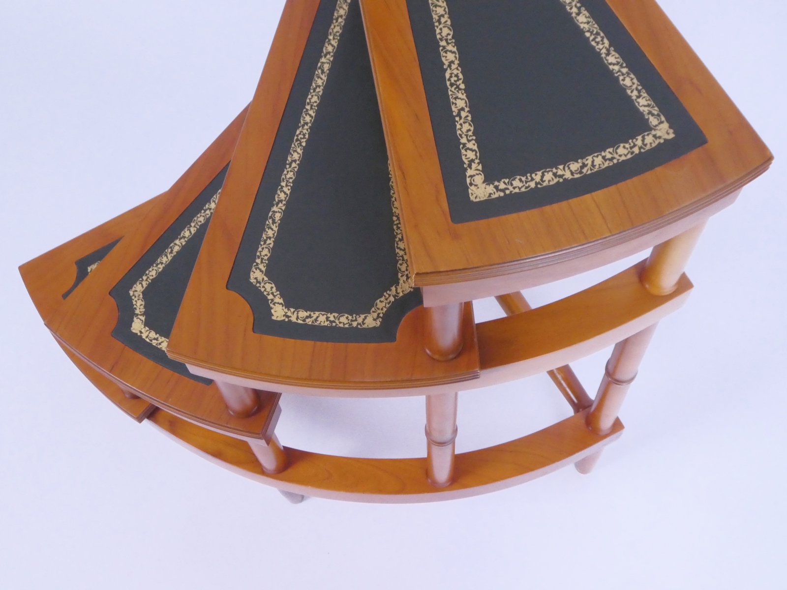 Victorian Style Wooden Steps for sale at Pamono