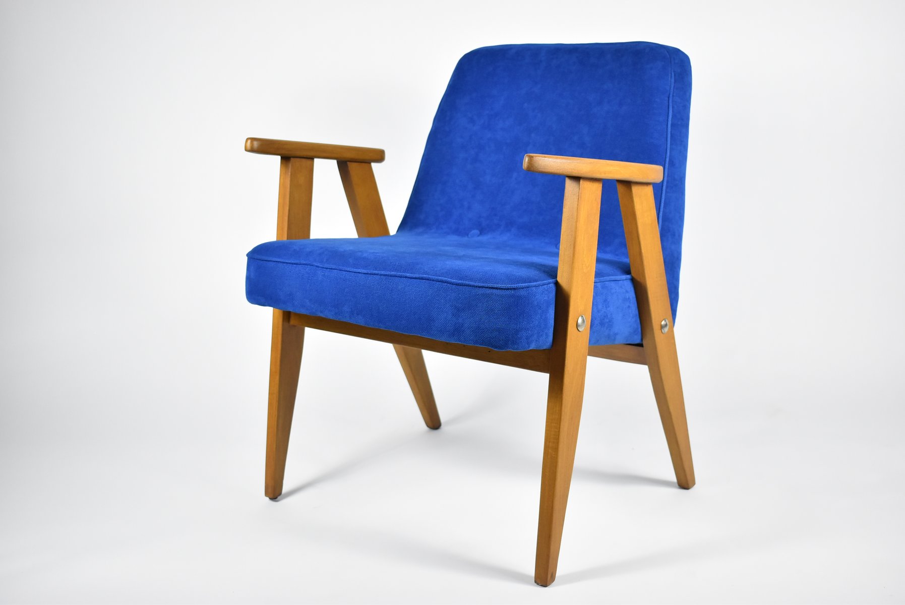 Oak 366 Armchair by J. Chierowski, 1960s for sale at Pamono
