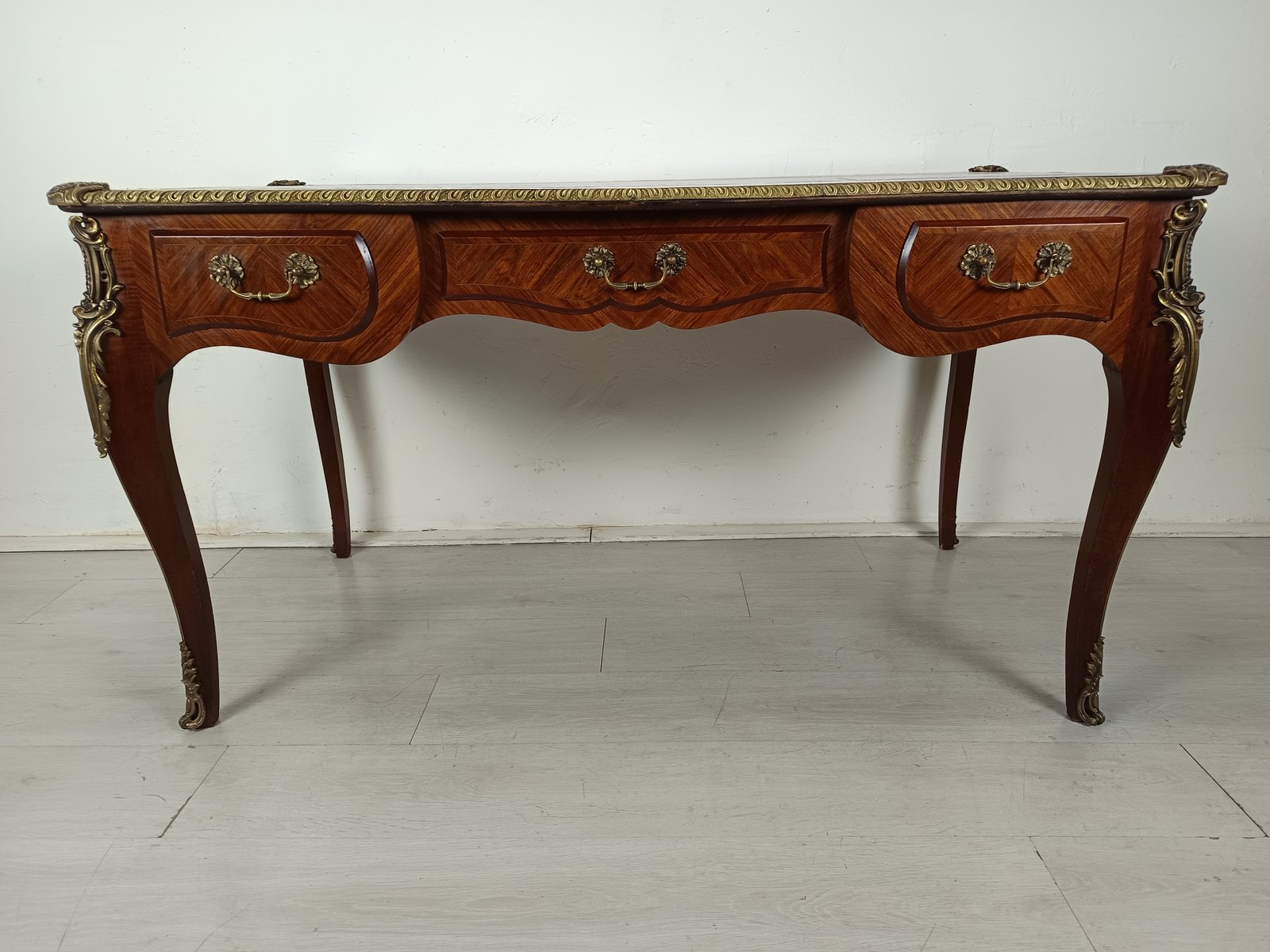 Bureau Style Louis XV en Bronze, 1950s en vente sur Pamono