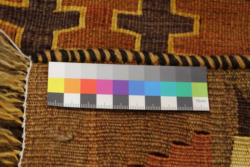 Middle Eastern Handwoven Kilim Rug for sale at Pamono