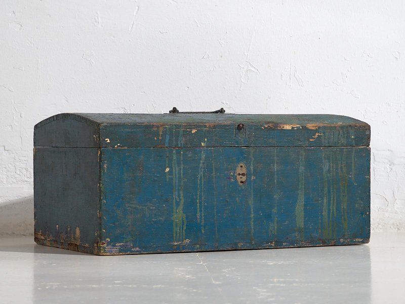 Small Antique Chest with Navy Blue Patina for sale at Pamono