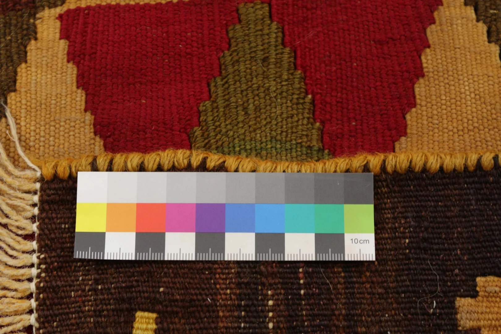 Middle Eastern Handwoven Kilim Rug for sale at Pamono