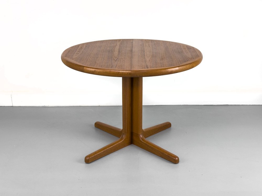 Danish Round Teak Extendable Dining Table, 1970s for sale at Pamono