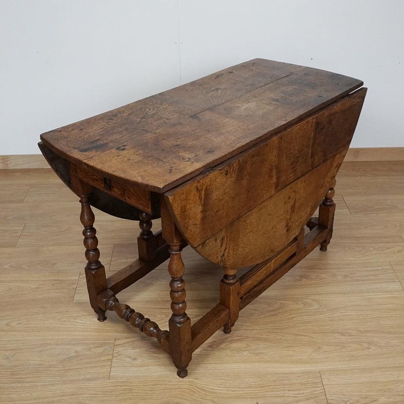 Late 17th Century Oak Gateleg Table for sale at Pamono