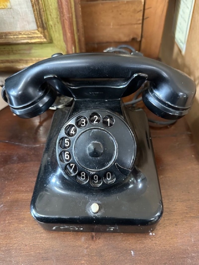 Bakelite Rotary Telephone from Siemens, 1950s for sale at Pamono