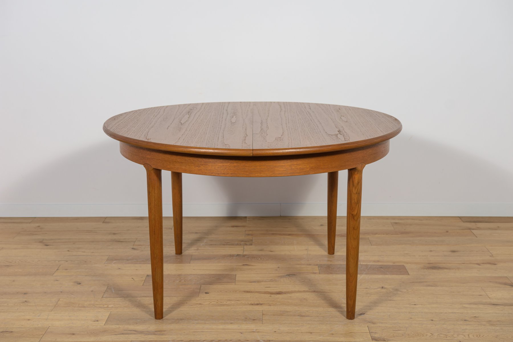 Mid-Century Round Teak Extendable Dining Table, United Knigdom, 1960s ...