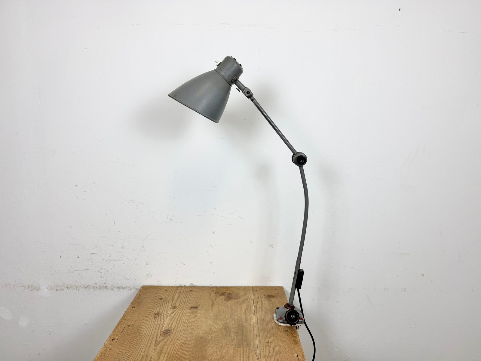 Large Grey Industrial Workshop Table Lamp, 1960s for sale at Pamono