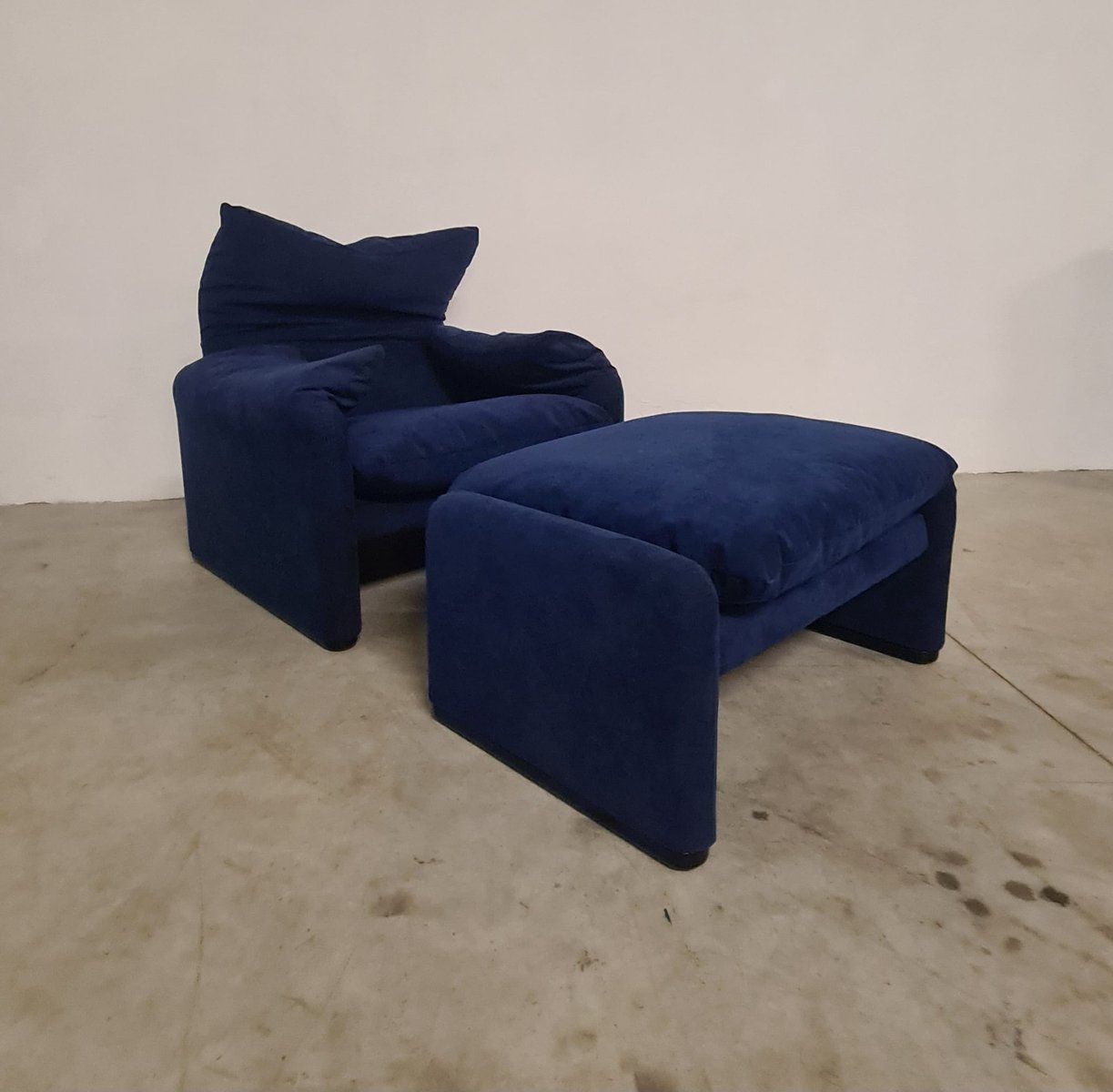 Set of Maralunga Chair with Ottoman by Vico Magistretti for Cassina for ...