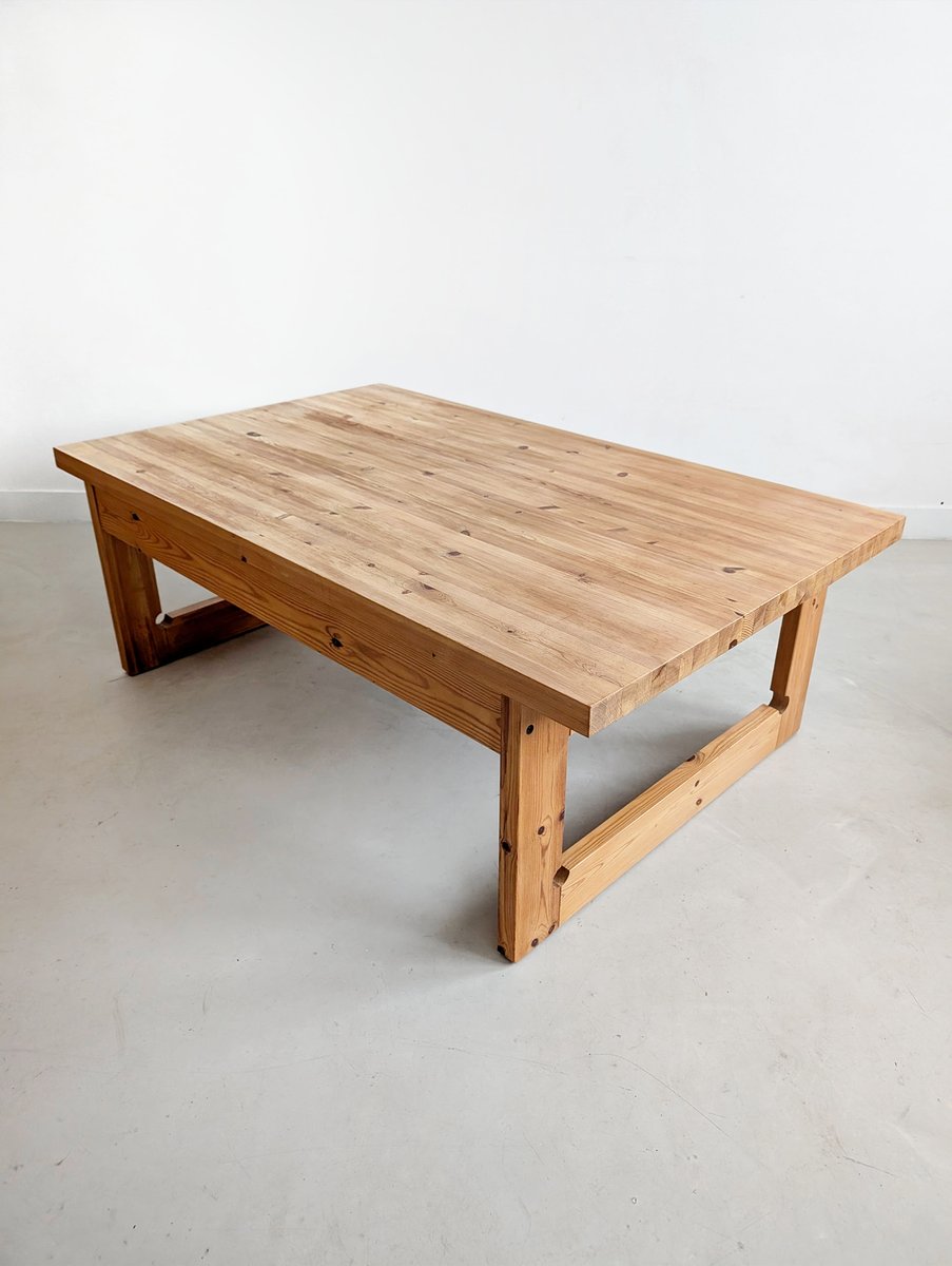 Scandinavian Pinewood Coffee Table, 1970s for sale at Pamono